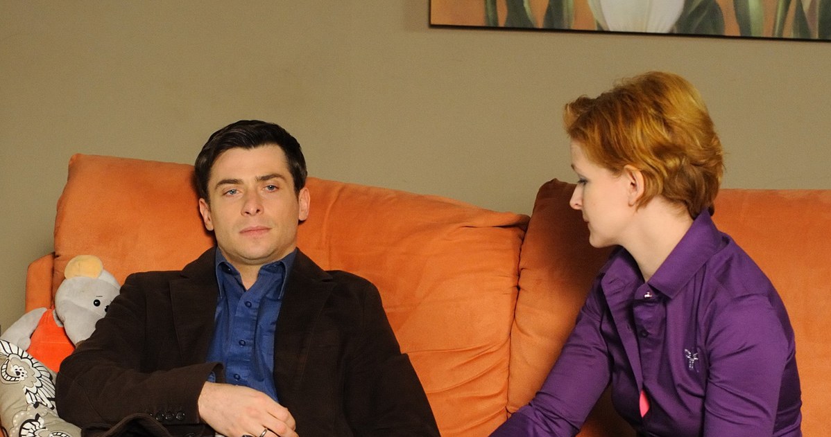 Marek Mostowiak w dołku! - Świat Seriali w INTERIA.PL