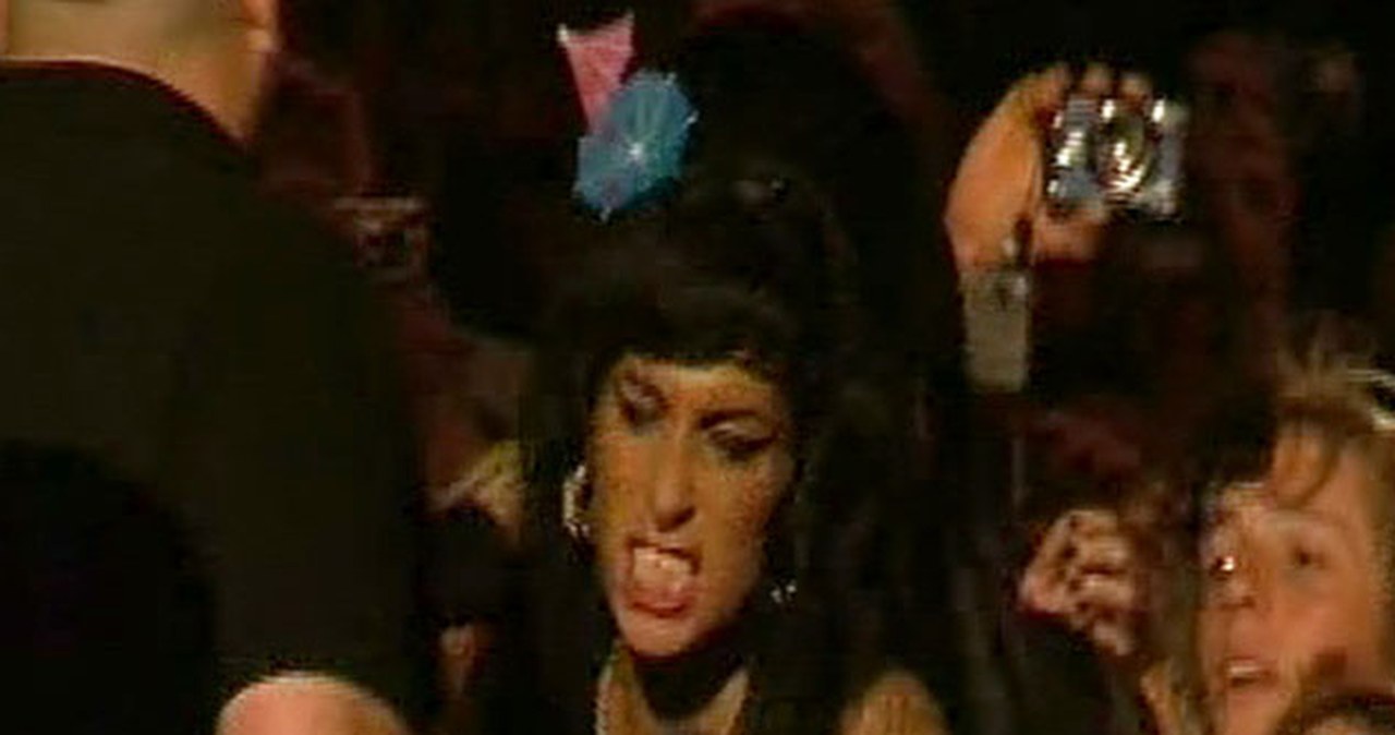 Amy Winehouse zaatakowała fana - Pomponik w INTERIA.PL