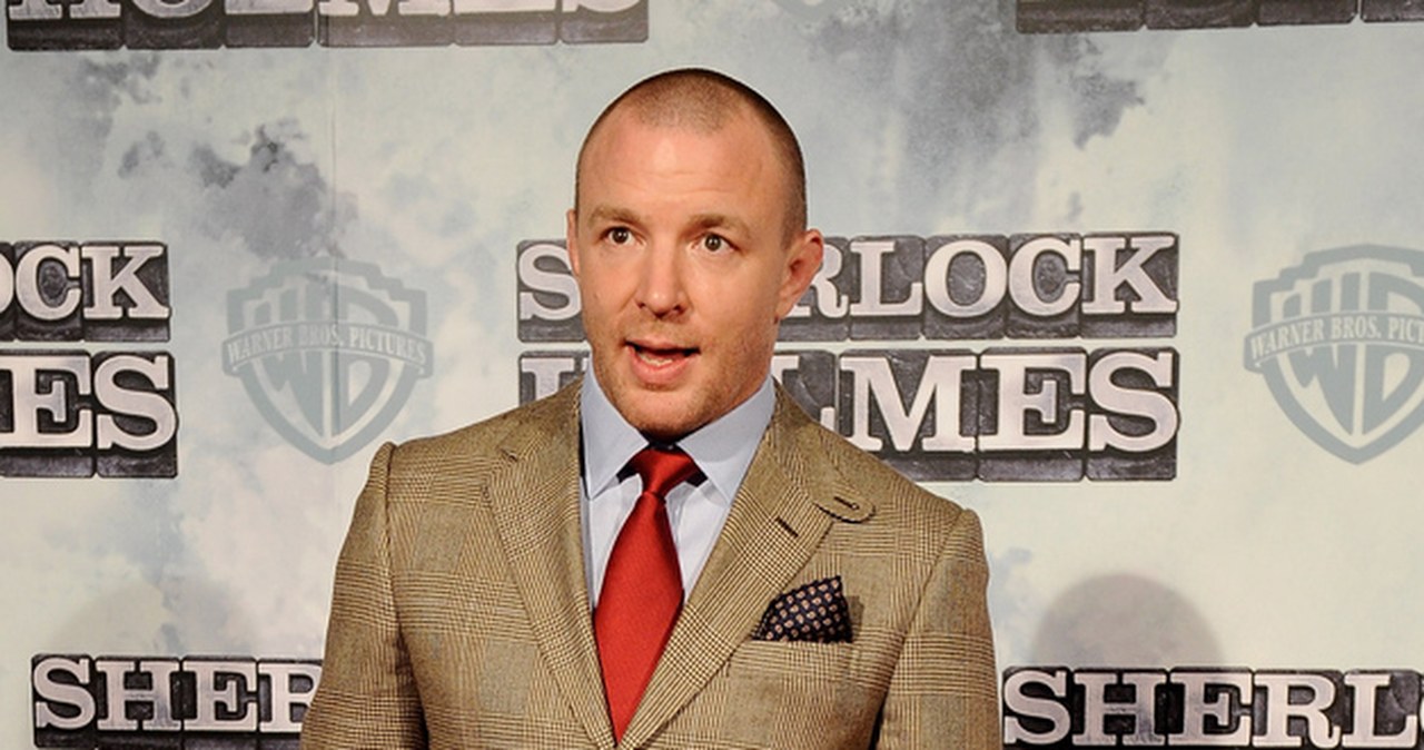 Guy Ritchie zaprasza na piwo - Pomponik w INTERIA.PL