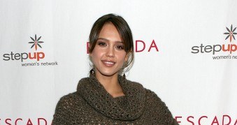Jessica Alba najpiękniejsza według "FHM" - pomponik.pl