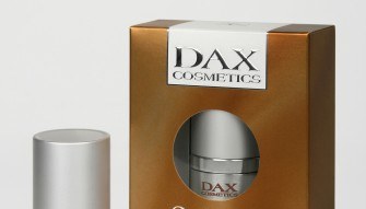 Dax Cosmetics Cashmere Mousse Make-up - Kobieta w INTERIA.PL
