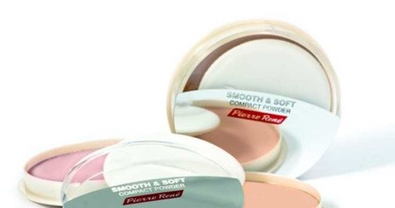 Smooth & Soft Compact Powder - Kobieta w INTERIA.PL