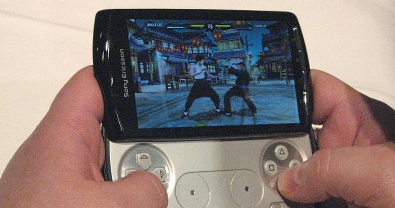 Xperia Play - sprawdzamy "PlayStation Phone" - GeekWeek w INTERIA.PL