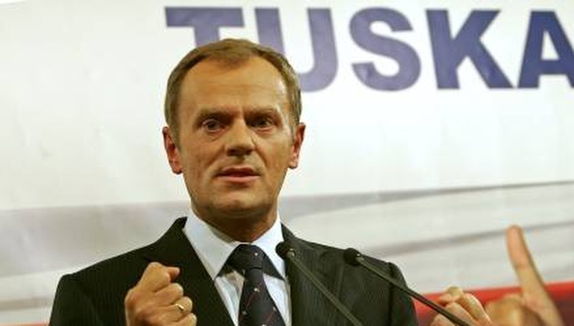 Tusk: Premier jak naburmuszony berbeć - Wydarzenia w INTERIA.PL