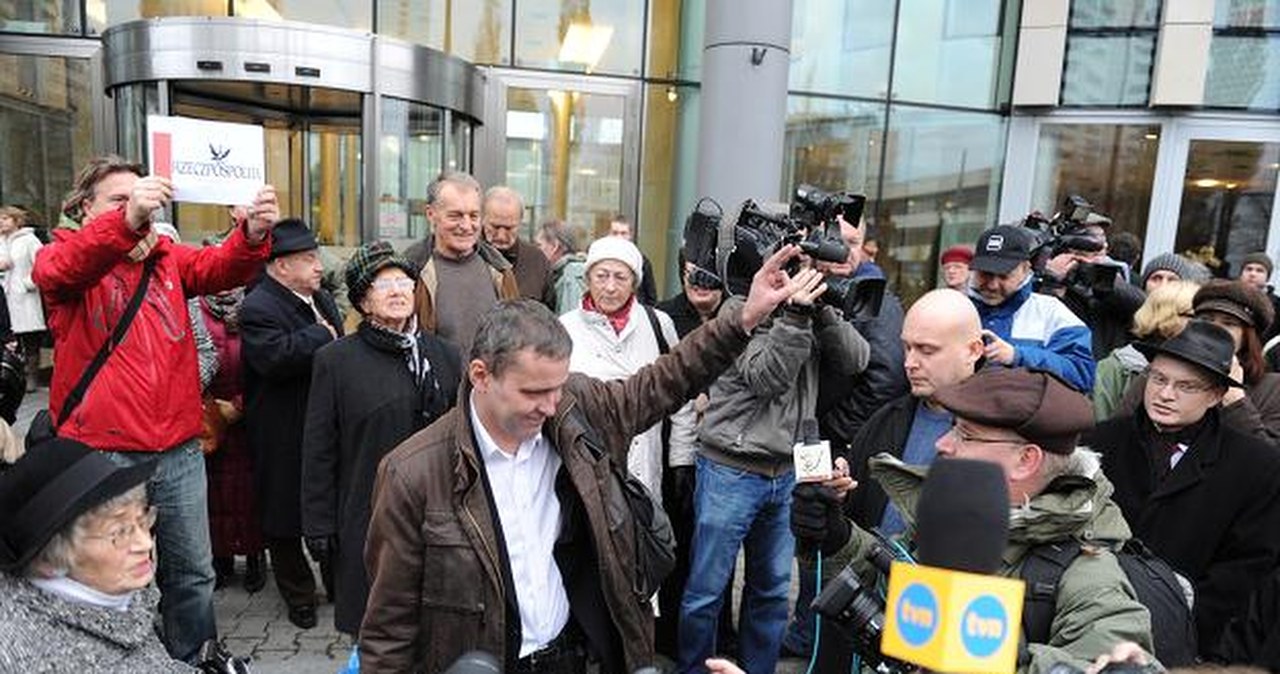 Protesty w obronie Cezarego Gmyza i wolności słowa - Wydarzenia w ...