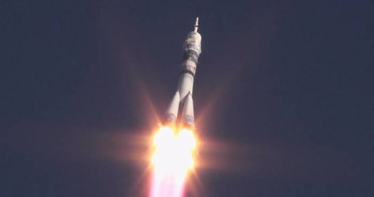 Misja Sojuz TMA-11M - kosmonauci oraz znicz olimpijski już na stacji ...