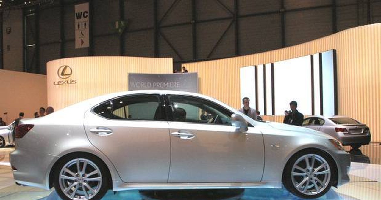 Lexus z Dieslem - Motoryzacja w INTERIA.PL
