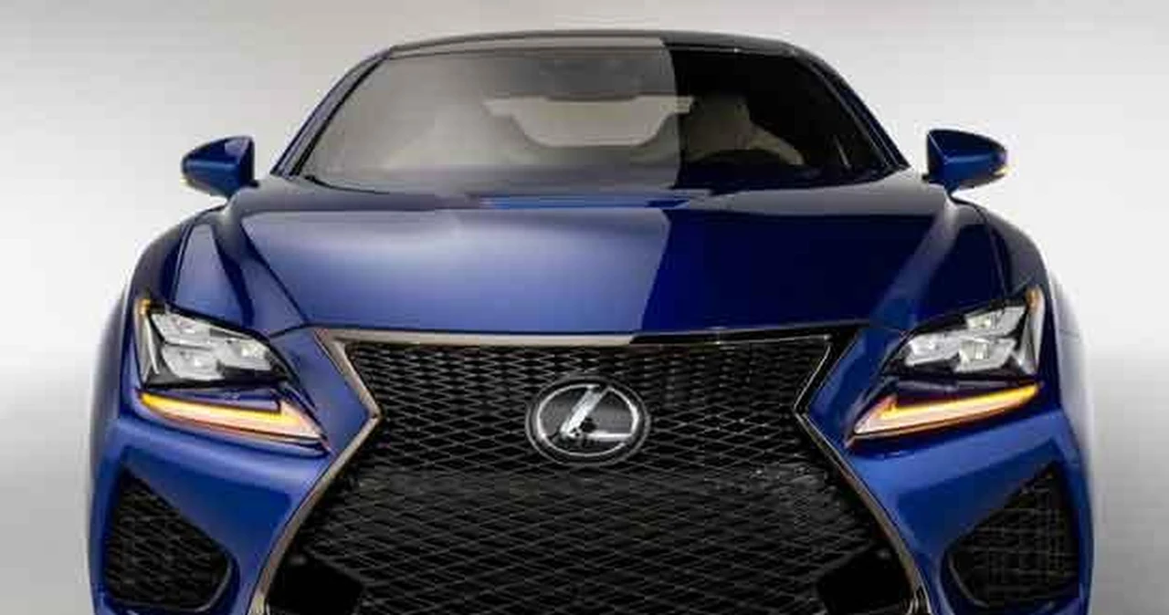 Lexus RC F. Bazuje na LFA