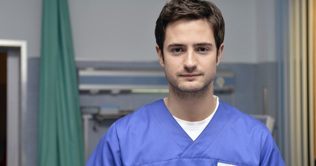 "Na dobre i na złe": Dr Krajewski to... melancholik? - Świat Seriali w ...