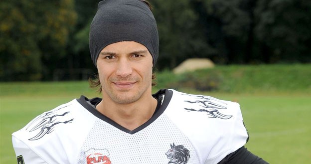 "Komisarz Alex": Mikołaj Krawczyk został... gwiazdą futbolu ...