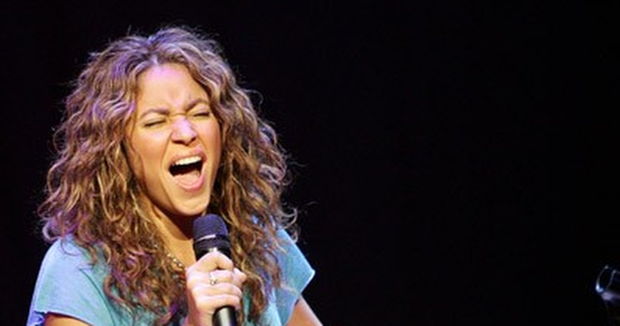 Shakira nieźle kręci - Muzyka w INTERIA.PL