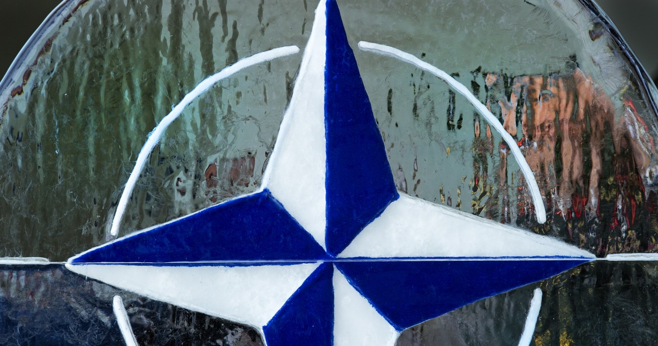 NATO ogranicza personel misji państw partnerskich, w tym Rosji ...