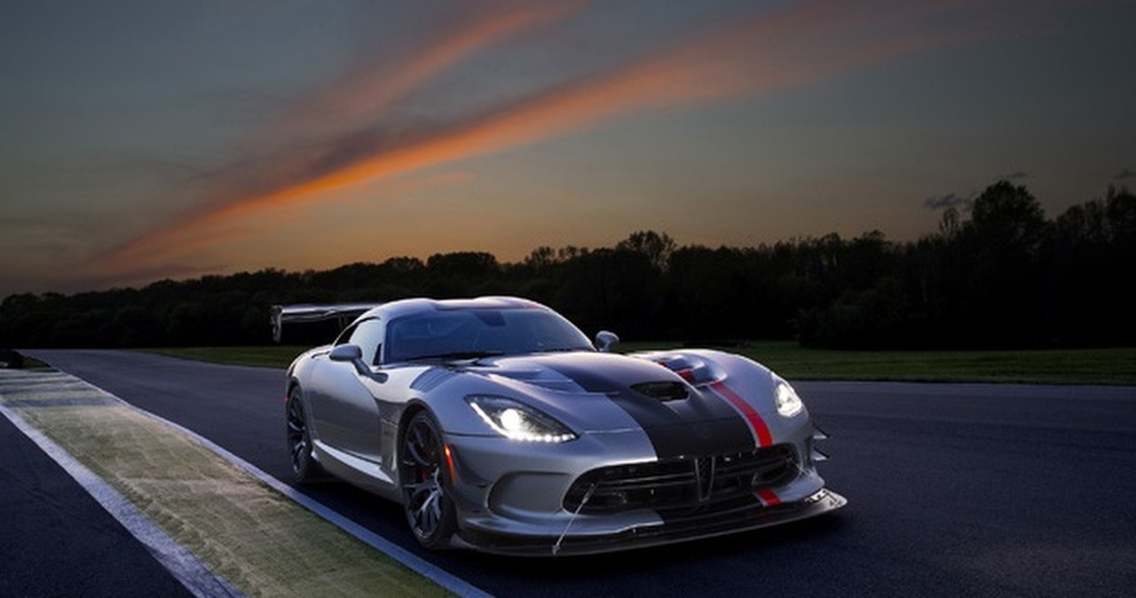 Ekstremalny Dodge Viper American Club Racer - Motoryzacja w INTERIA.PL