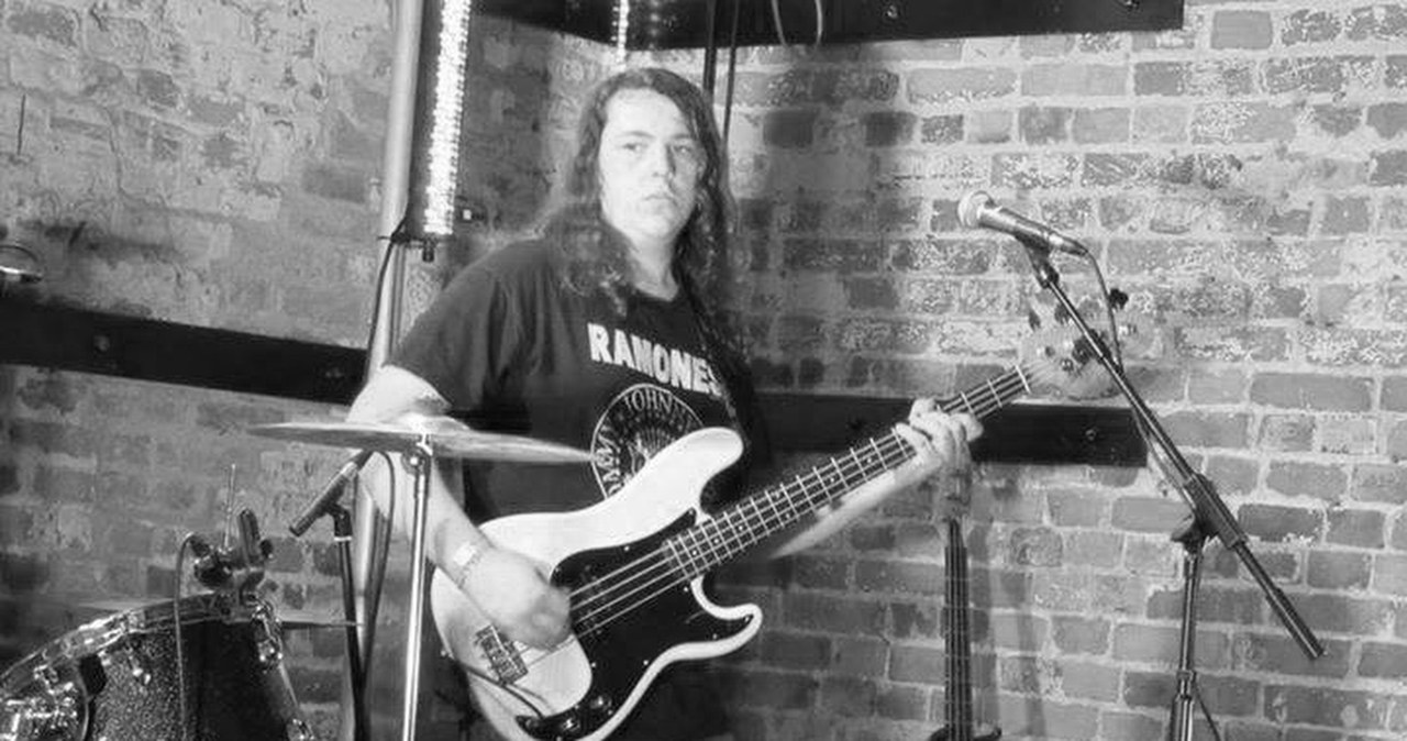 Były basista The Damned nie żyje. Bryan Merrick miał 56 lat - Muzyka w ...