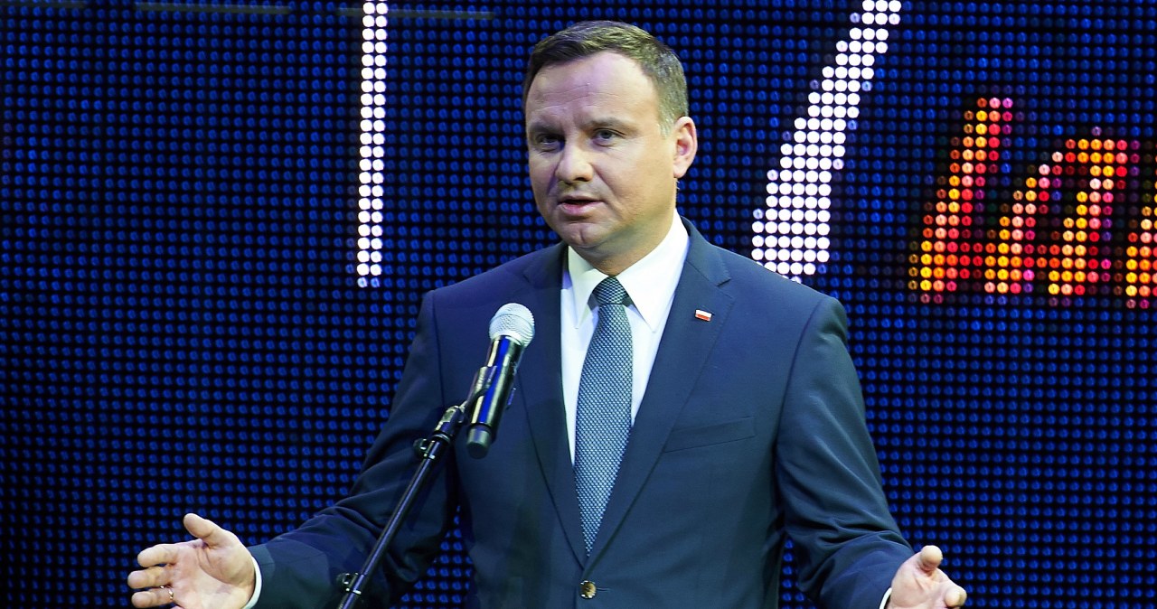 Sondaż CBOS: Polacy ocenili prezydenta Andrzeja Dudę - Wydarzenia w INTERIA.PL