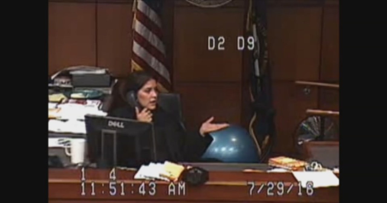 USA: Sędzia wściekła na potraktowanie czarnoskórej kobiety - Wydarzenia ...