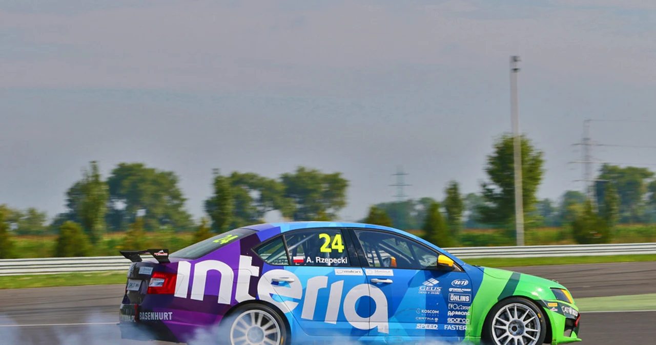 Skoda Octavia Cup: Adam czwarty, Tomek dziewiąty w kwalifikacjach na ...