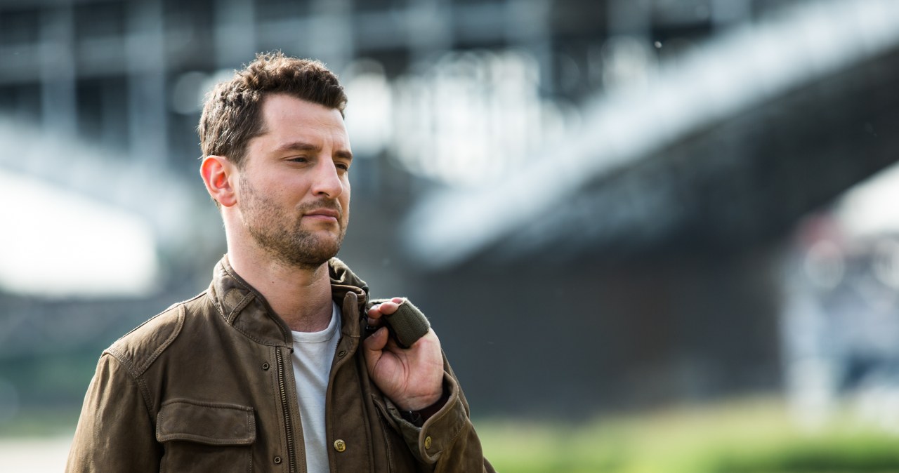 Obsada serialu "Na noże" - Świat Seriali w INTERIA.PL