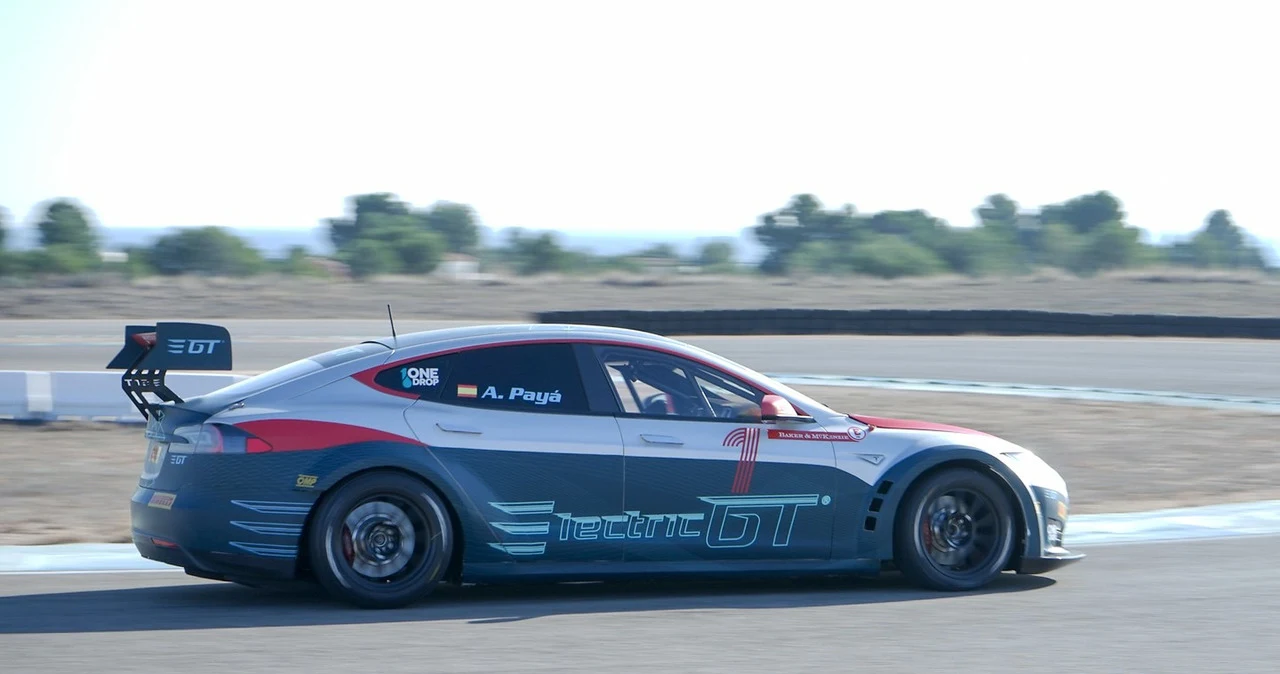 Tesla model S P100 D w wersji wyścigowej!