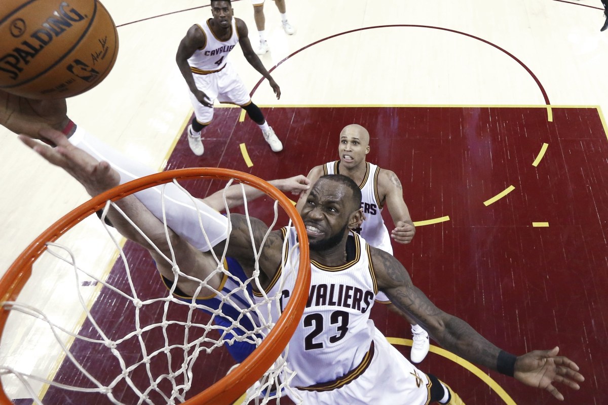 Rekordowy mecz w NBA. "Król James" poprawił wynik legendy koszykówki ...