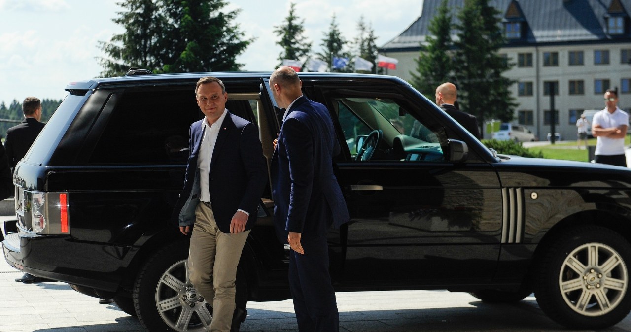 "Super Express": Więcej awarii w limuzynach Dudy? - Wydarzenia w INTERIA.PL