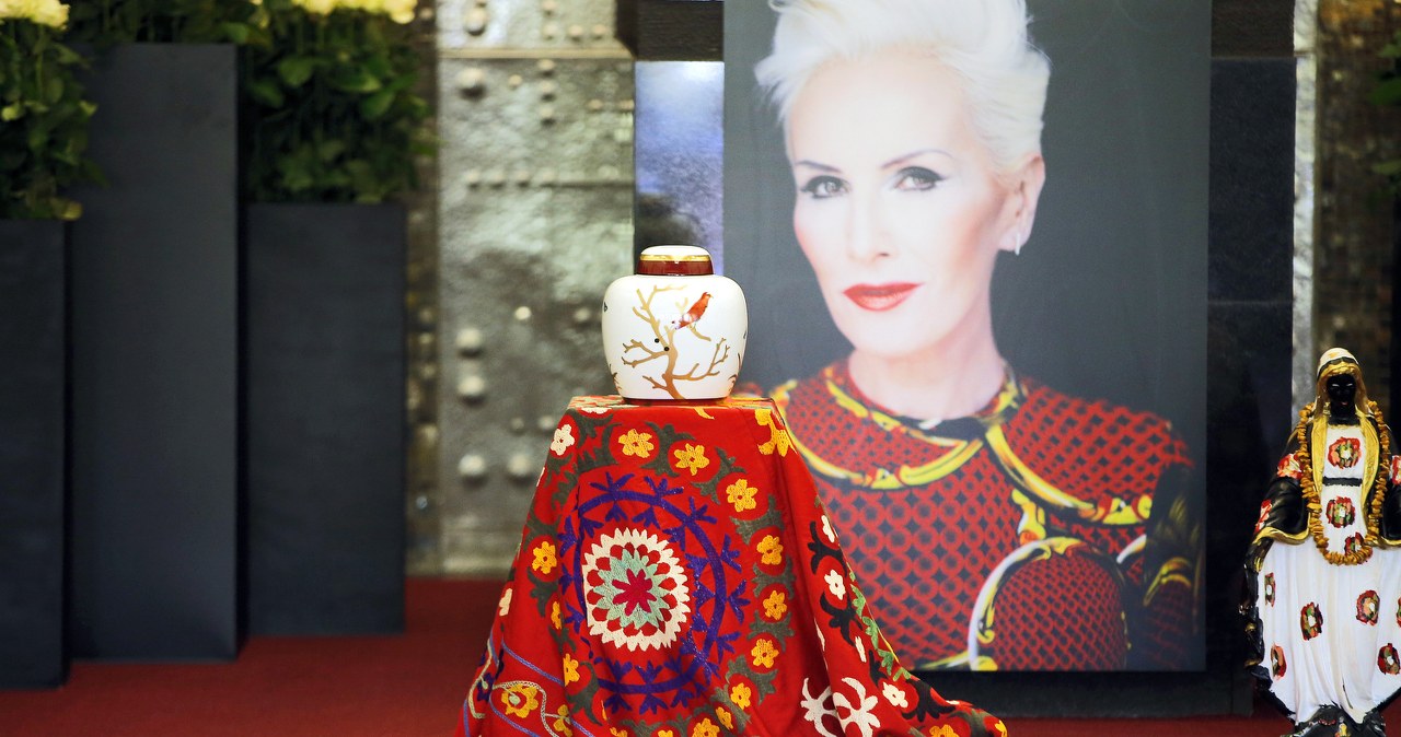 Pogrzeb Kory. Rodzina, przyjaciele i fani pożegnali artystkę ...