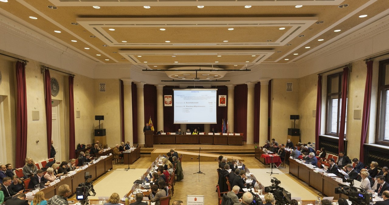 PO traci większość w Radzie Warszawy. Trzech radnych odchodzi ...