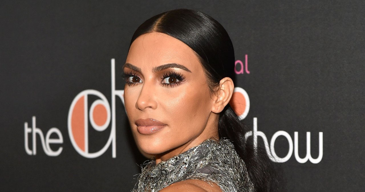 Kim Kardashian wypuszcza na rynek kolejne perfumy - Styl w INTERIA.PL Kim Kardashian wypuszcza na rynek kolejne perfumy - Styl w INTERIA.PL