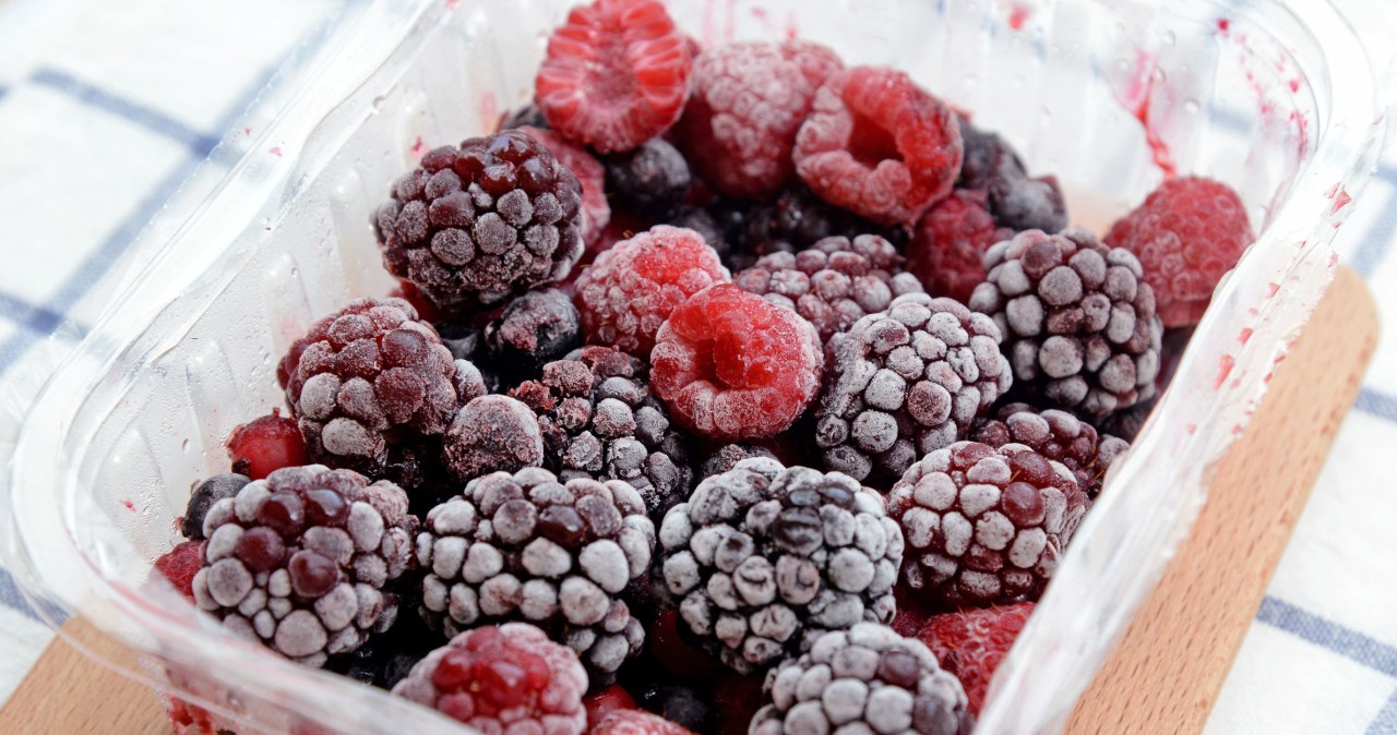 Czy warto kupować mrożone owoce? Niektóre mają więcej wartości odżywczych - Kobieta w INTERIA.PL