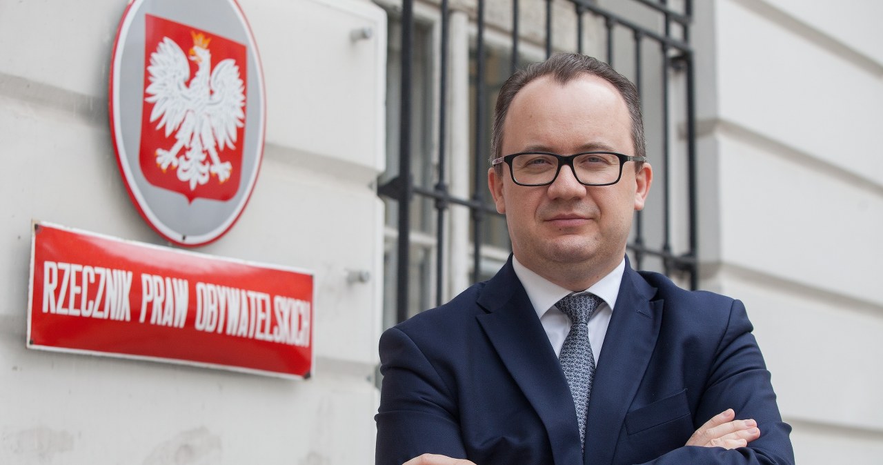 RPO ws. Jakuba A.: Kajdanki zespolone i nocne przesłuchania nie były ...