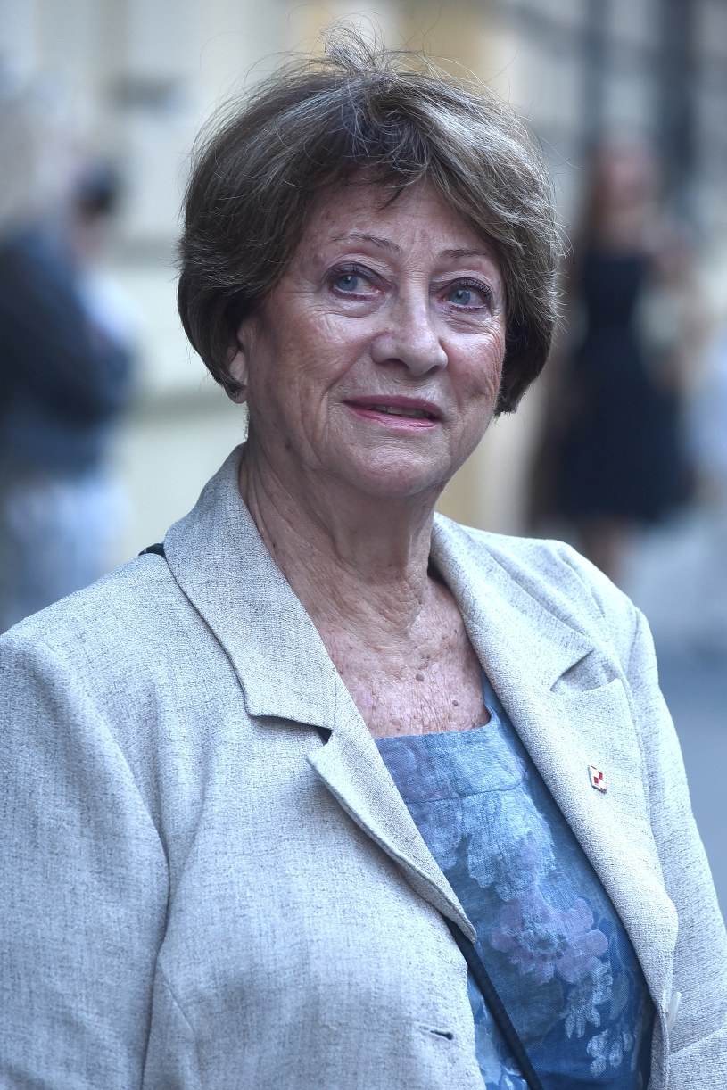 Barbara Borys-Damięcka: Całe życie w telewizji i teatrze - Film w ...