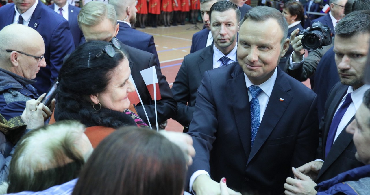 Sondaż prezydencki. Duża przewaga Andrzeja Dudy nad kandydatką KO - Wydarzenia w INTERIA.PL