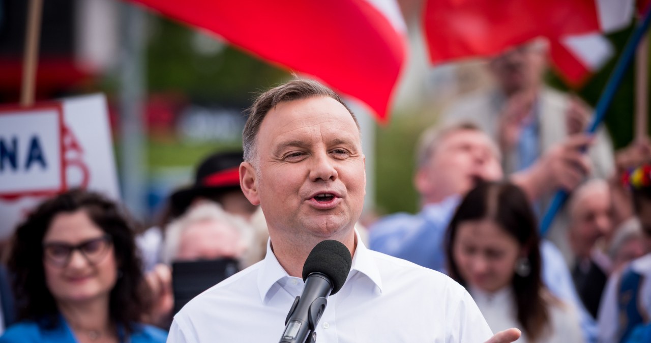 Polacy ocenili prezydenturę Andrzeja Dudy. Sondaż CBOS - Wydarzenia w INTERIA.PL