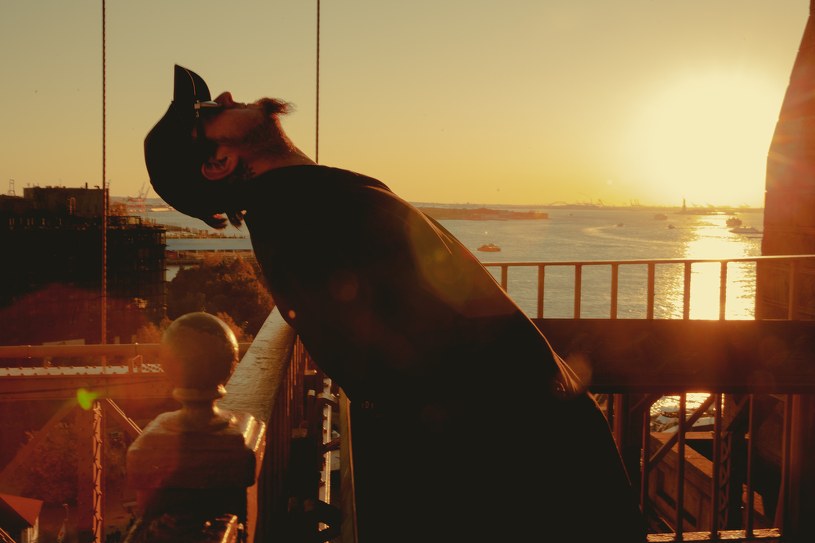 Robert Cichy kończy 40 lat: Zobacz teledysk "Seize the Day" z nowej ...