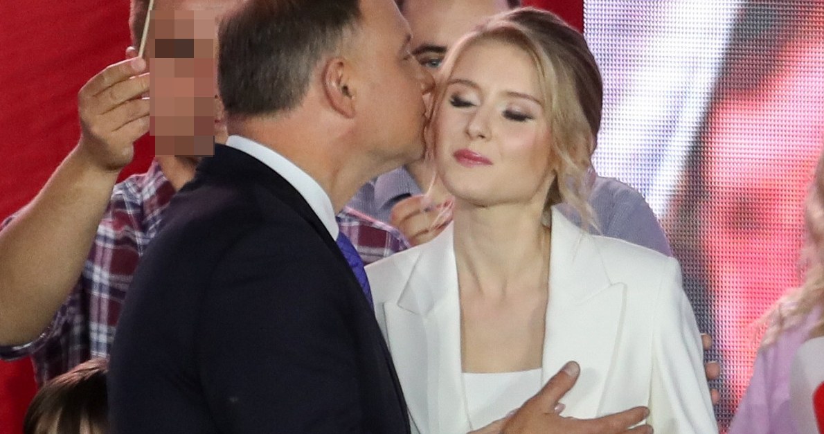 Pandemia szaleje, a Kinga Duda wyprawiła urodziny! Jest nagranie ...