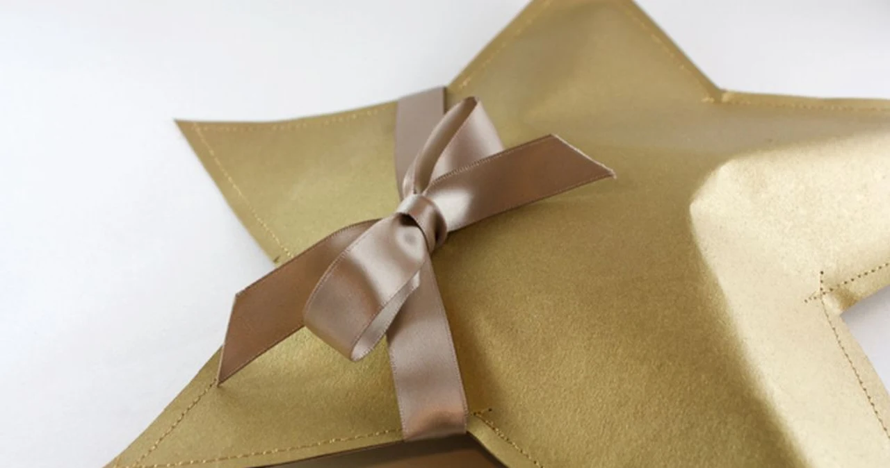 Jak pomysłowo zapakować prezent? - Kobieta w INTERIA.PL