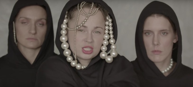 Ryfa Ri i Panama w numerze "GRO$$-POL". Zobacz mocny teledysk - Muzyka ...