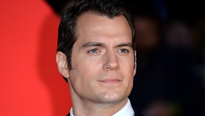 Randkuje z szefową? Henry Cavill broni swojej ukochanej - Film w INTERIA.PL
