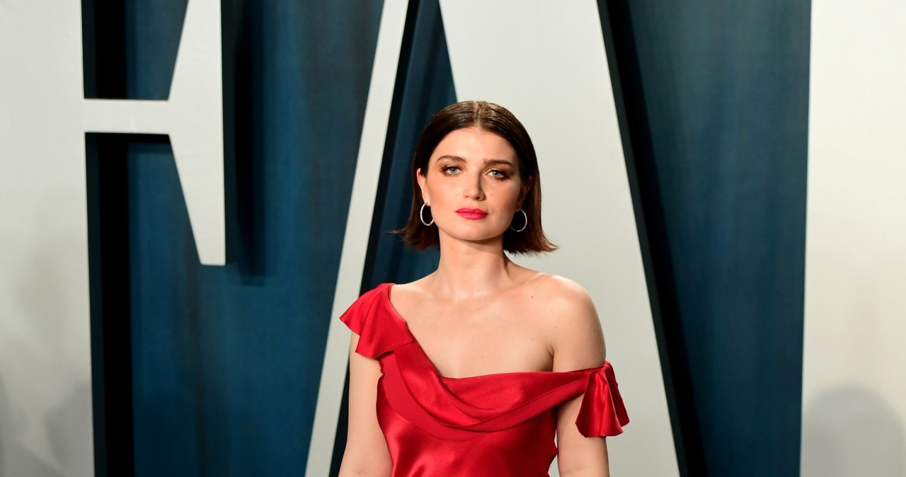 "Co kryją jej oczy" (Netflix): Kim jest Eve Hewson? - Muzyka w INTERIA.PL