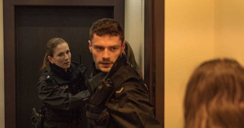 "Policjantki i policjanci": Kłótnia Asi i Szymona, randka Natalii i ...