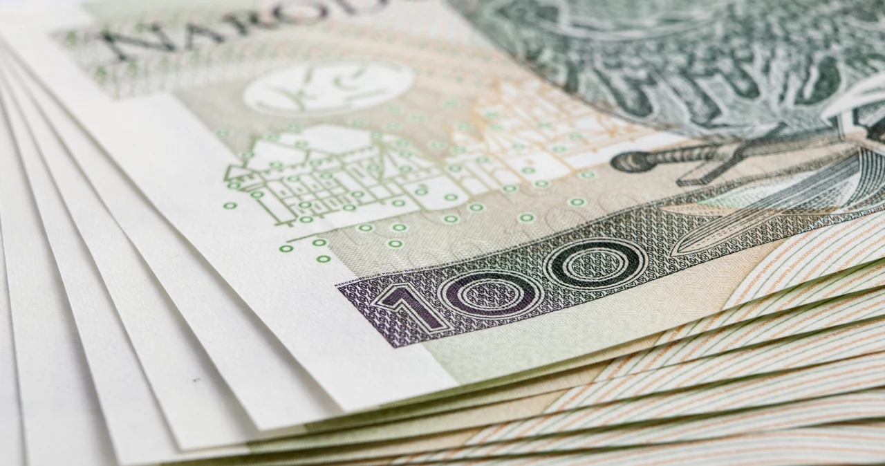 Kto ma prawo do nagrody jubileuszowej? Tak oblicza się świadczenie ...