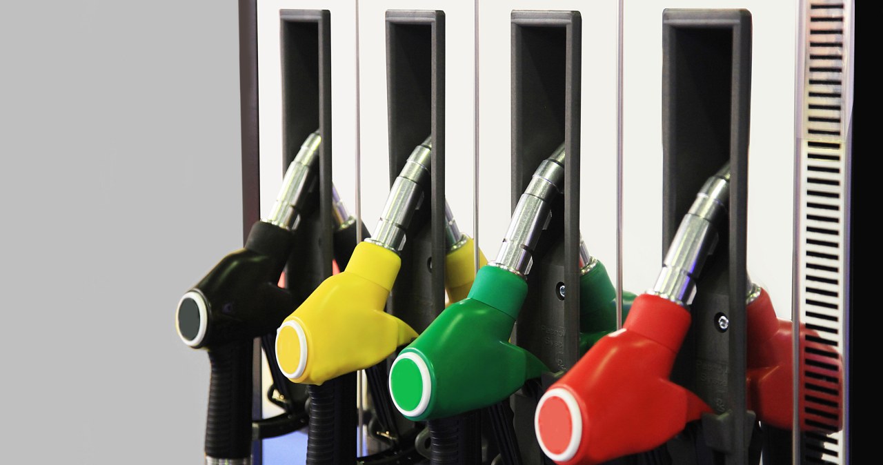 Tańsze paliwa. Po ile benzyna, olej napędowy i autogaz? - Biznes w ...