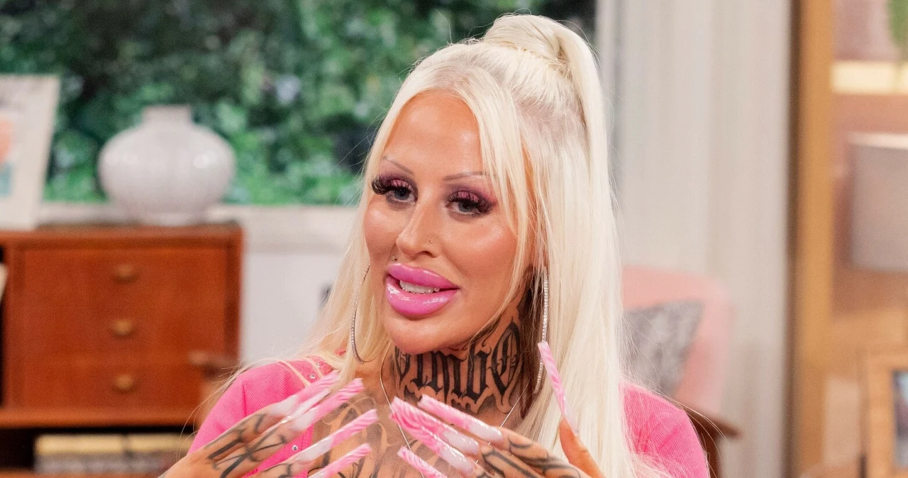 Alicia Amira. Zrobi wszystko, by wyglądać jak żywa lalka - Kobieta w ...