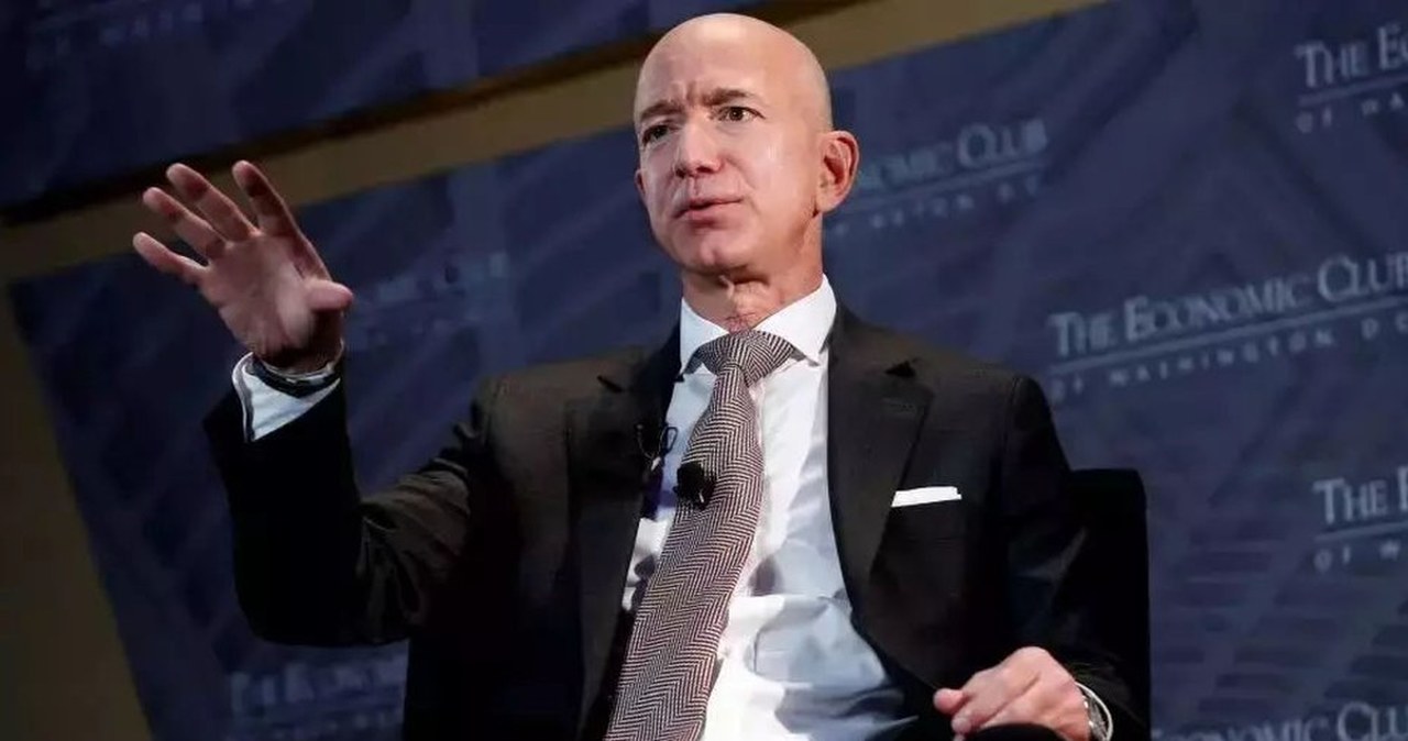 Jeff Bezos odzyskuje tytuł najbogatszego człowieka świata, i to na ...