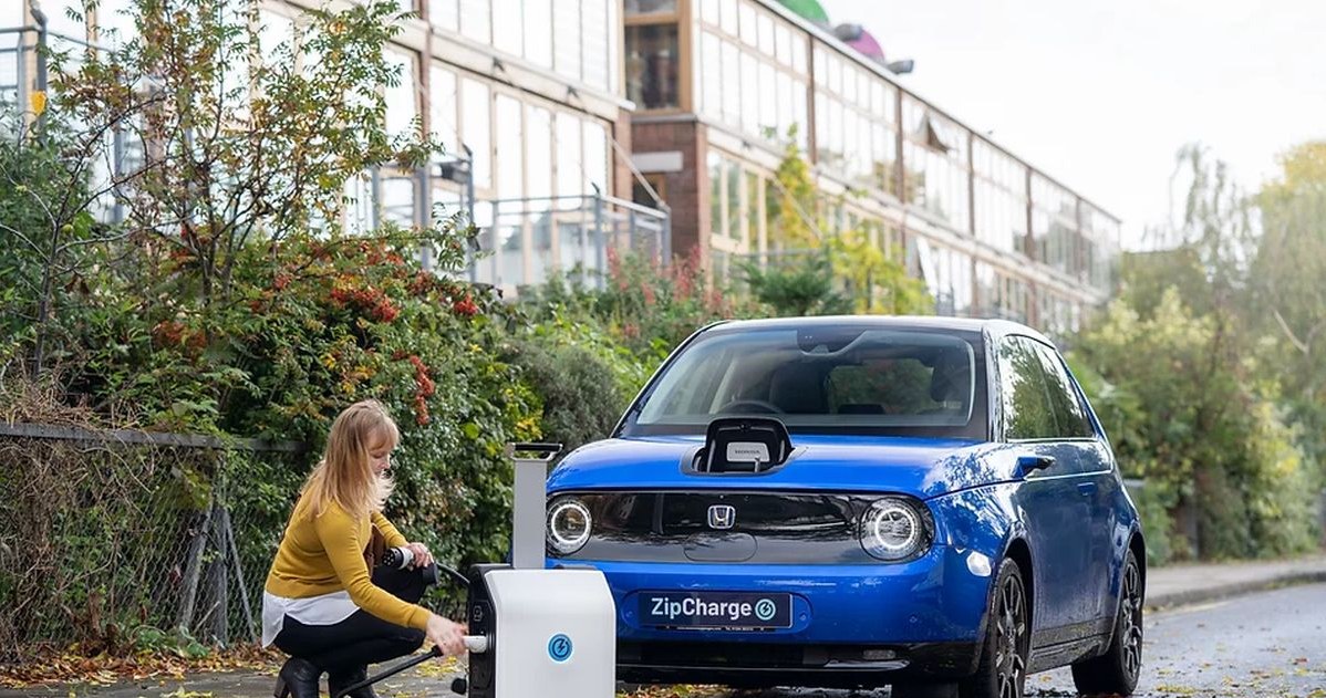 Zip Charger Go - power bank dla samochodu elektrycznego - Motoryzacja w ...