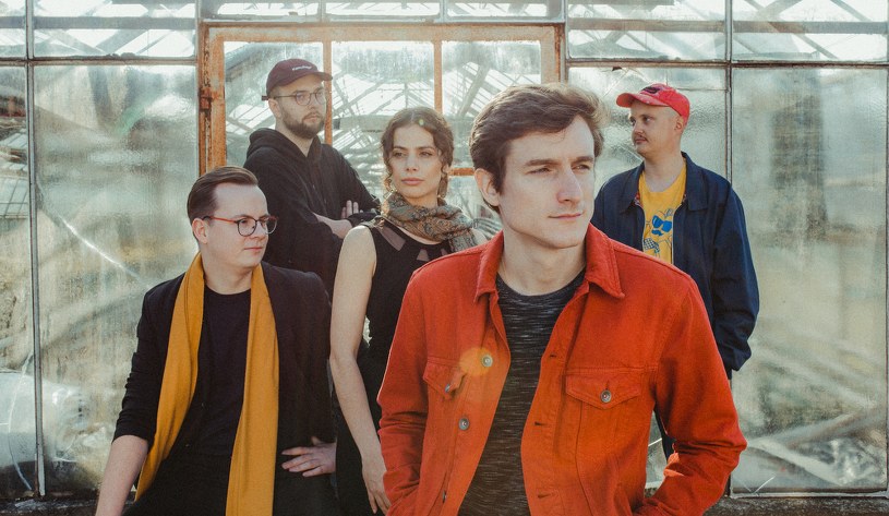 It's July Already prezentują "Omnibus". Sprawdź nową płytę! - Muzyka w ...