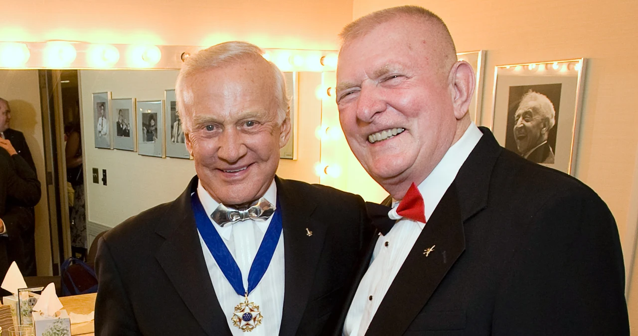 Gene Kranz: Człowiek, który uratował nie tylko Apollo 13 - GeekWeek w ...