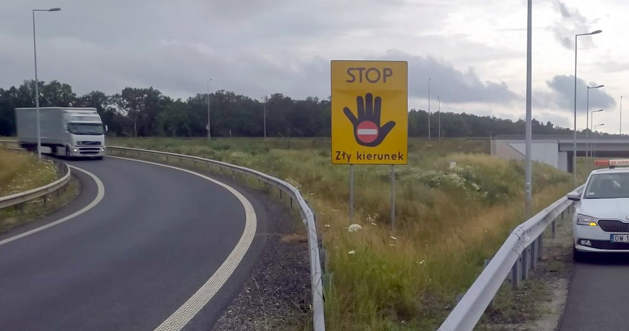"STOP Zły kierunek". Koniec z jazdą pod prąd? - Motoryzacja w INTERIA.PL