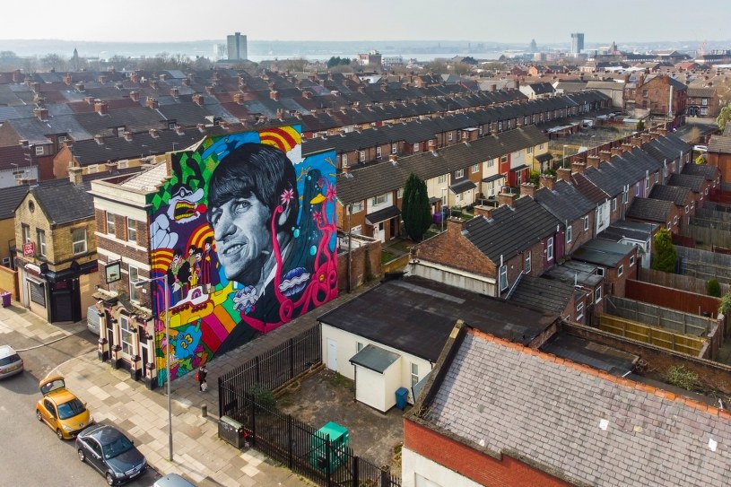 Wyjątkowy mural na dawnym domu Ringo Starra - Muzyka w INTERIA.PL