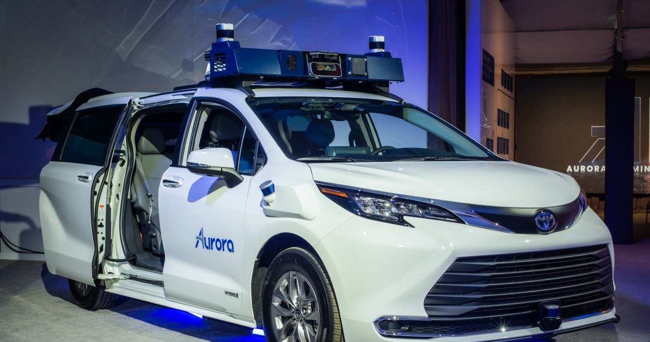 Testy autonomicznych samochodów. Toyota Sienna z systemem Aurora Driver ...